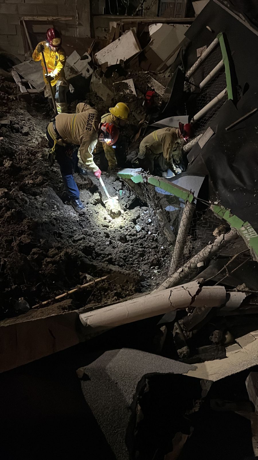Colapso de losa en vivienda con atrapados en colonia Felipa Velázquez ...